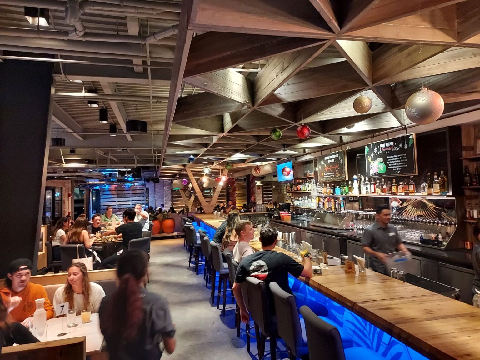 Moku Kitchen offers a fresh indoor outdoor take on local cuisine